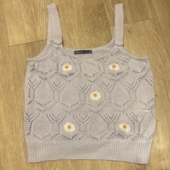 Nikka K | Tops | Knit Tank Top With Daisy Flower Details | Poshmark